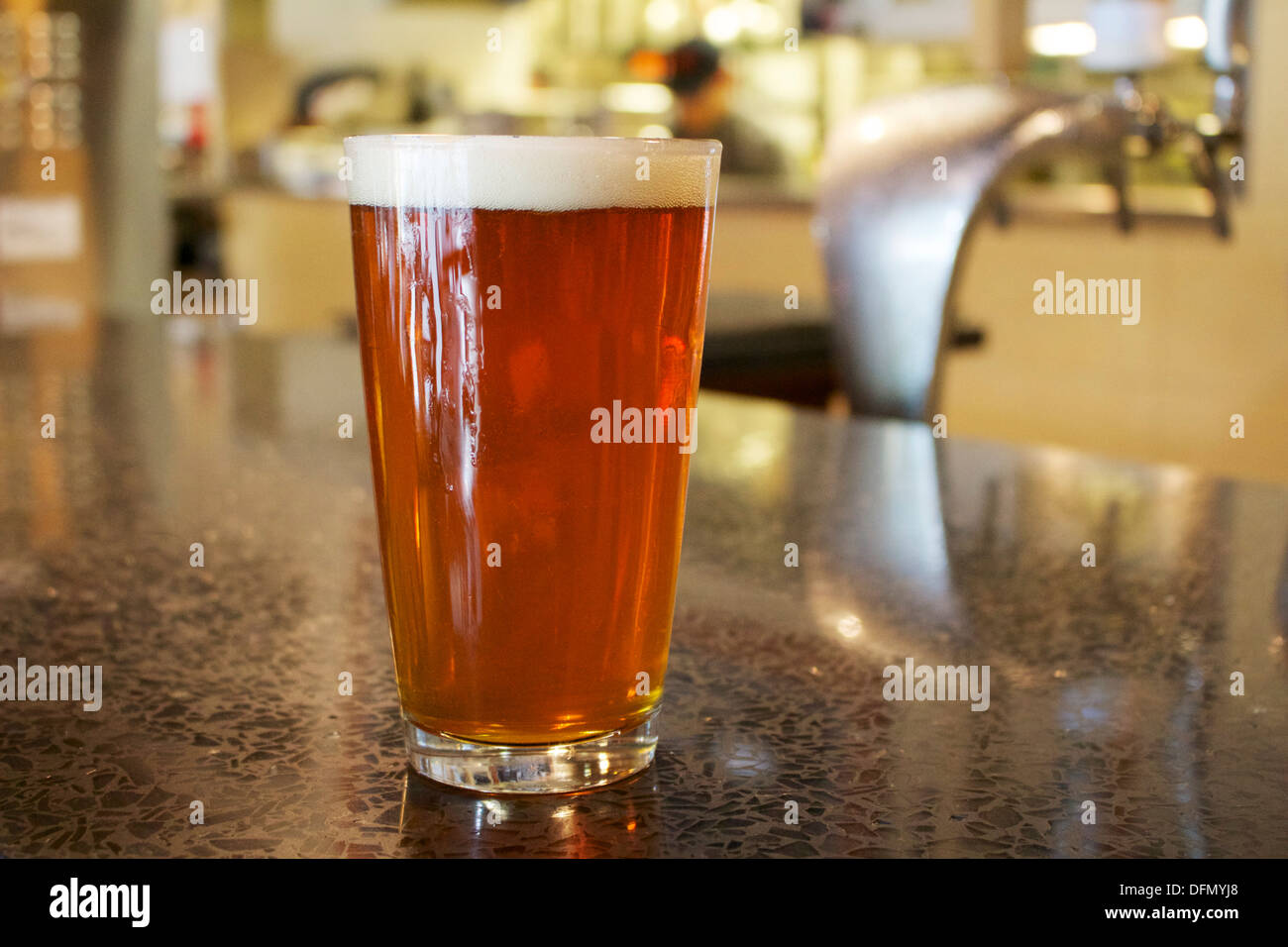 Draught ale hi-res stock photography and images - Alamy