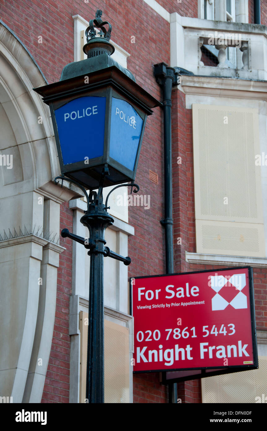Police station lamp london hi-res stock photography and images - Alamy