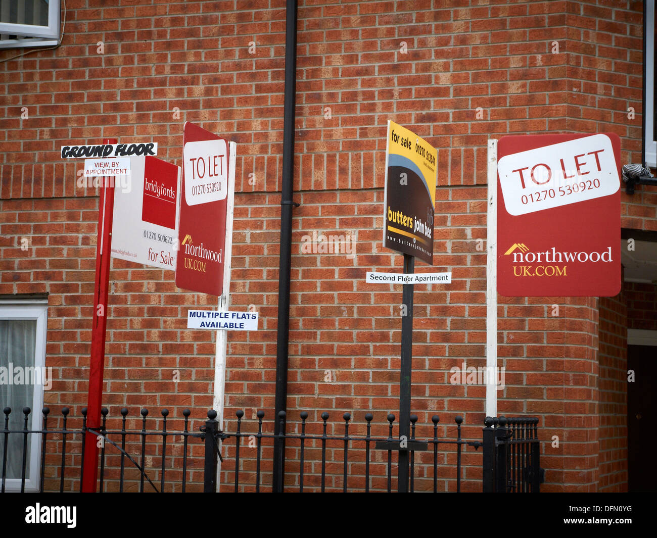 To let estate agents signs in Crewe Cheshire UK Stock Photo - Alamy