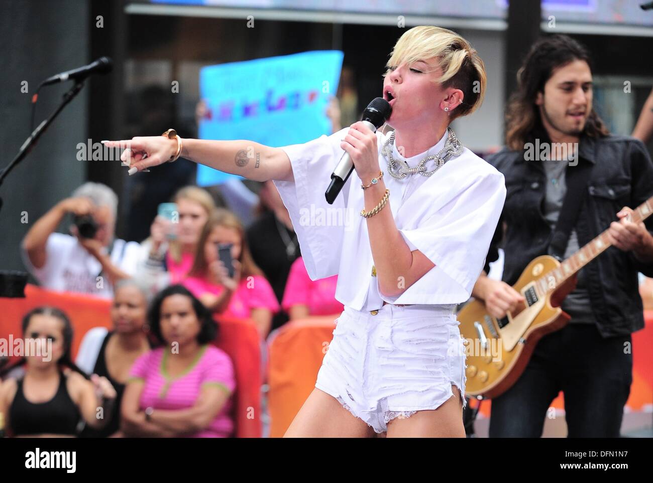 New York, NY. 7th Oct, 2013. Miley Cyrus on stage for NBC Today Show ...