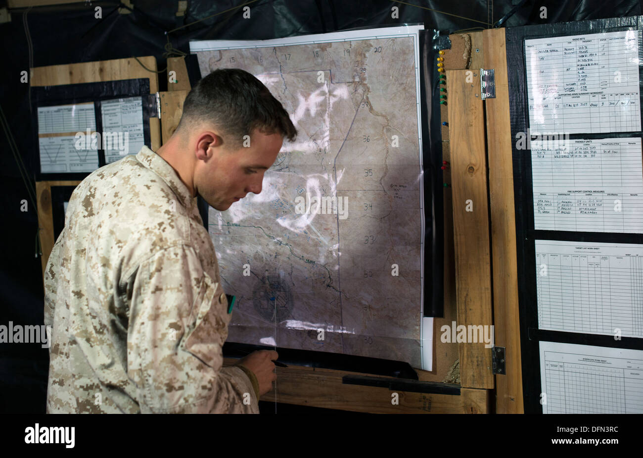U s marine lance cpl nicholas thompson hi-res stock photography and ...