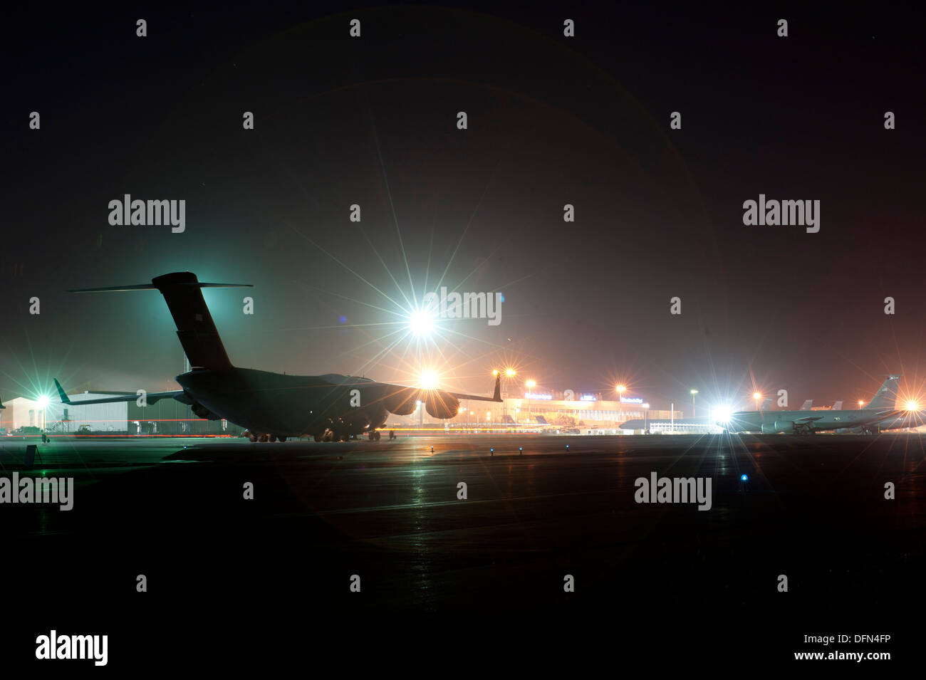 Airport operations center hi-res stock photography and images - Alamy