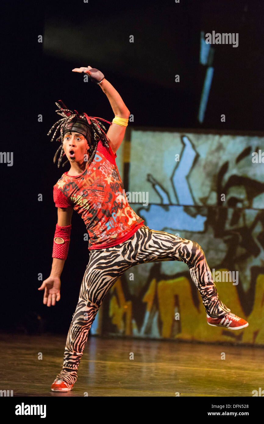 Canadian dance troupe hi-res stock photography and images - Alamy