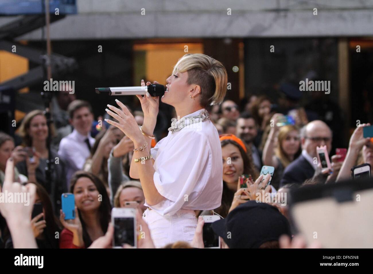 New York, NY. 7th Oct, 2013. Miley Cyrus on stage for NBC Today Show ...