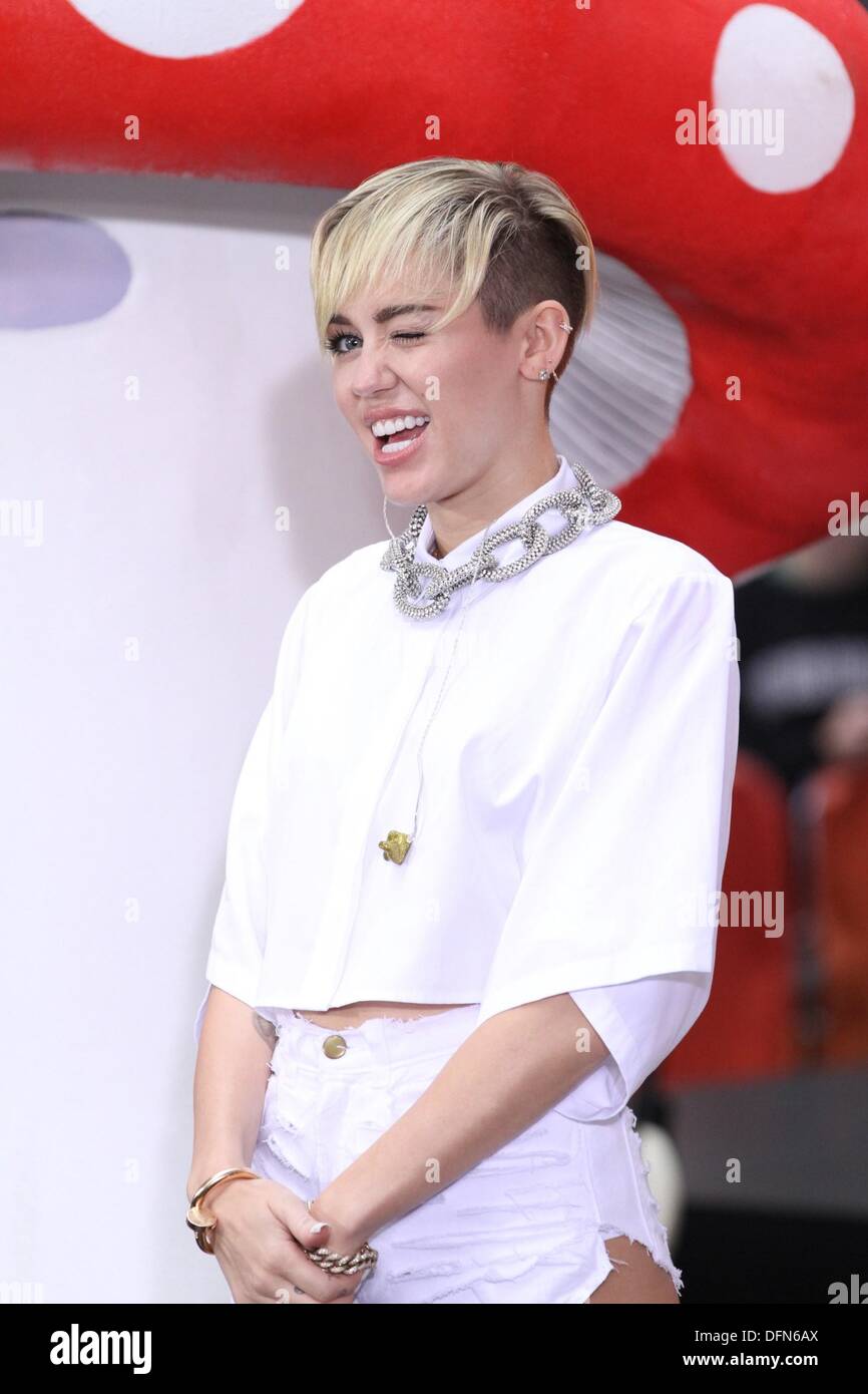 New York, NY. 7th Oct, 2013. Miley Cyrus on stage for NBC Today Show ...