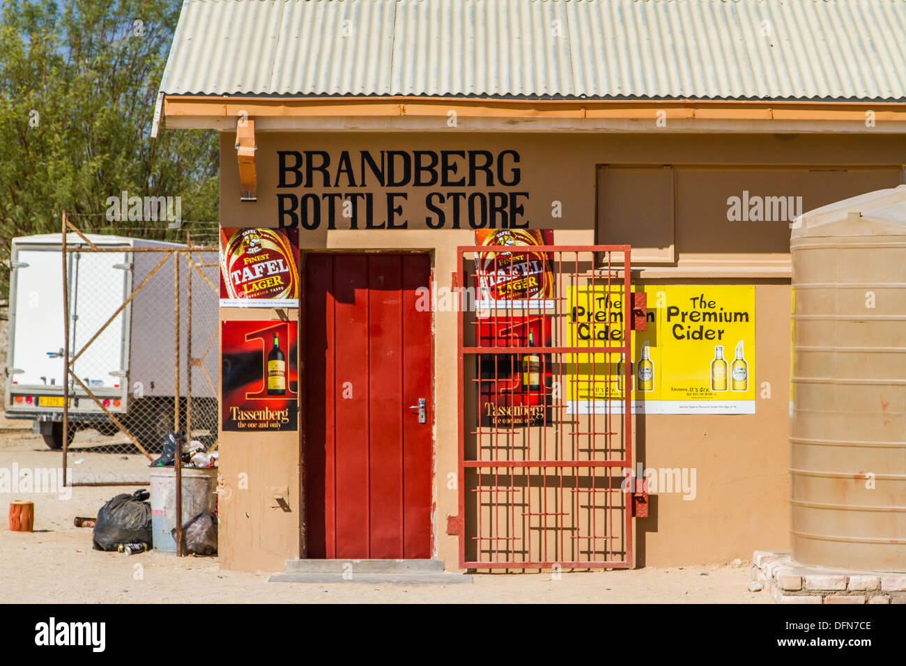 Country store road africa hi-res stock photography and images - Alamy