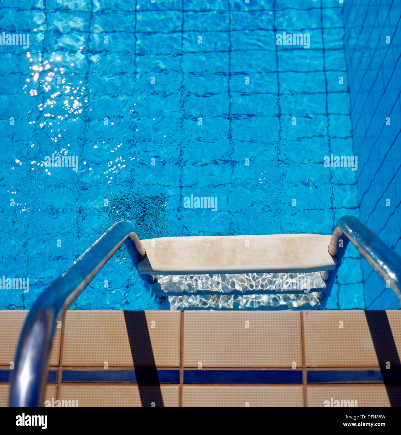 Pool ladder hi-res stock photography and images - Alamy