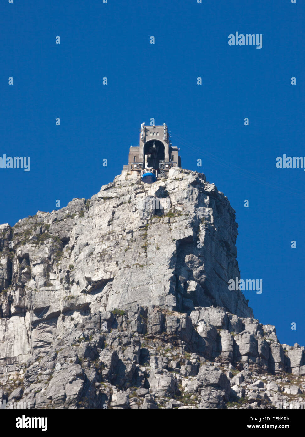 Looking up cable car hi-res stock photography and images - Alamy
