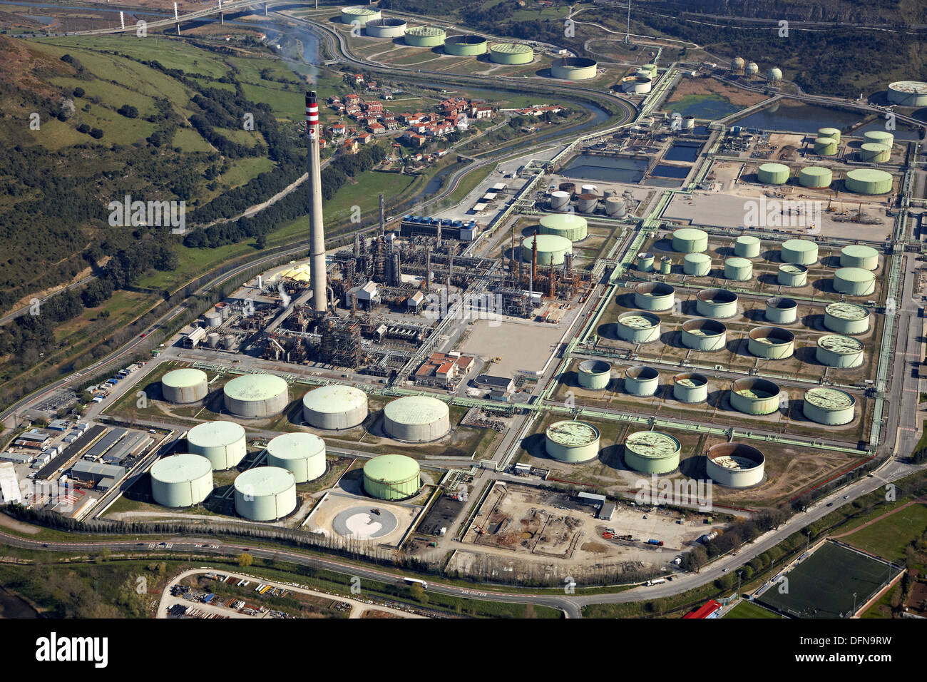 Petronor Muskiz High Resolution Stock Photography and Images - Alamy