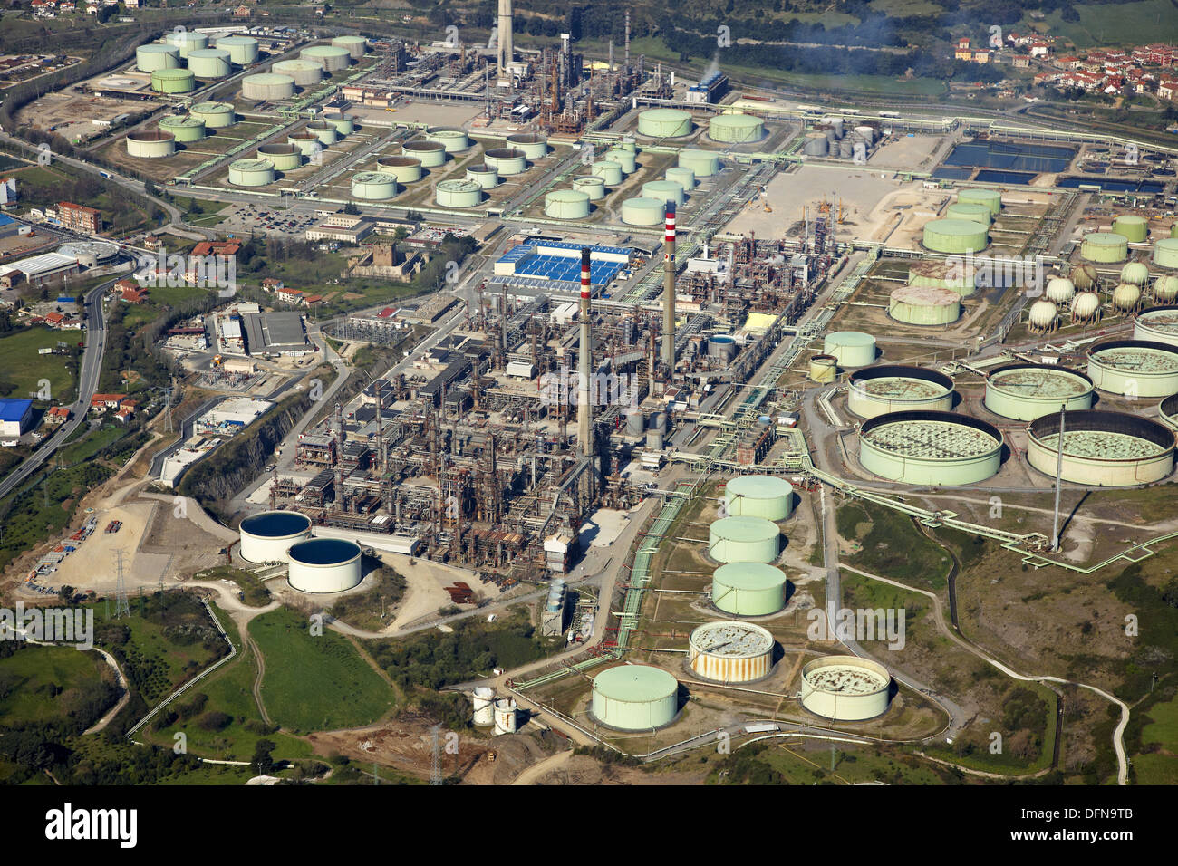 Petronor Muskiz High Resolution Stock Photography and Images - Alamy