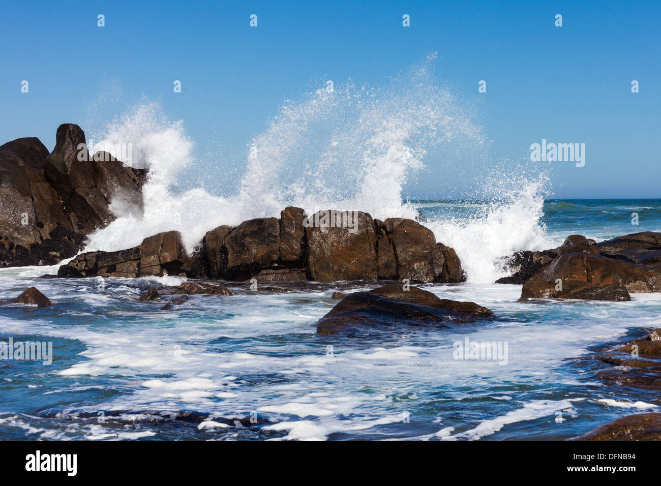Water crashing against rocks hi-res stock photography and images - Alamy