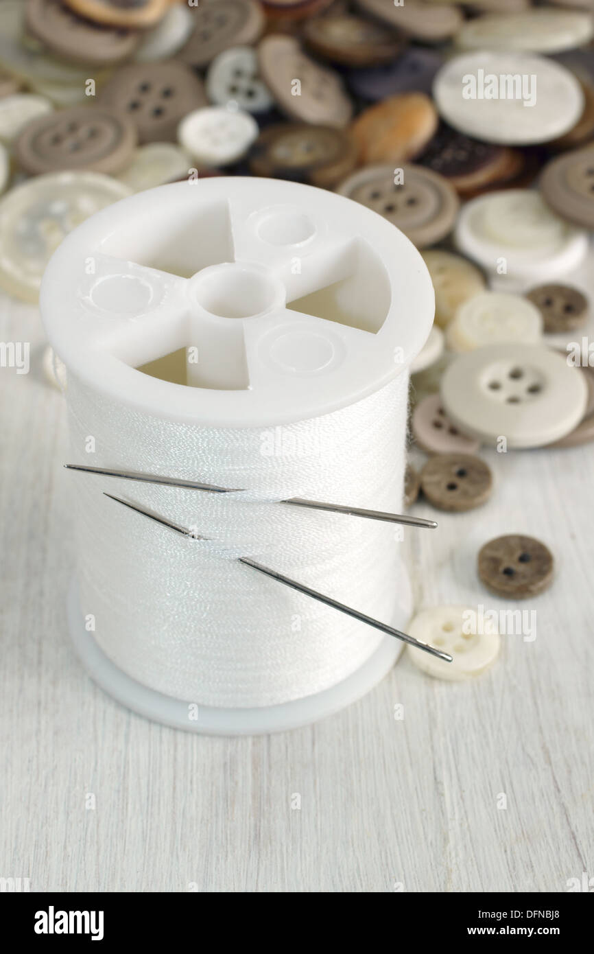 Vintage sewing needles hi-res stock photography and images - Alamy