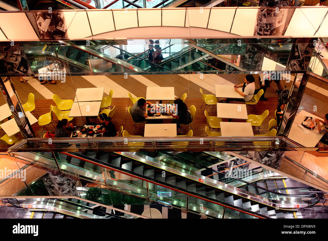 Food court restaurant hi-res stock photography and images - Alamy