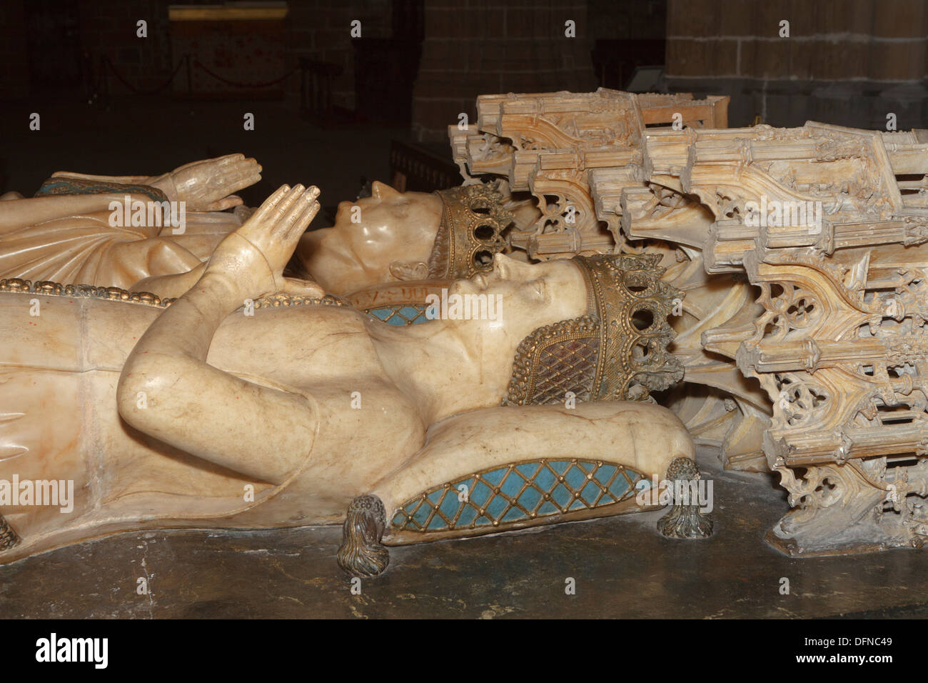 Alabaster tomb of Carlos III and Leonor de Trastamara inside of the ...