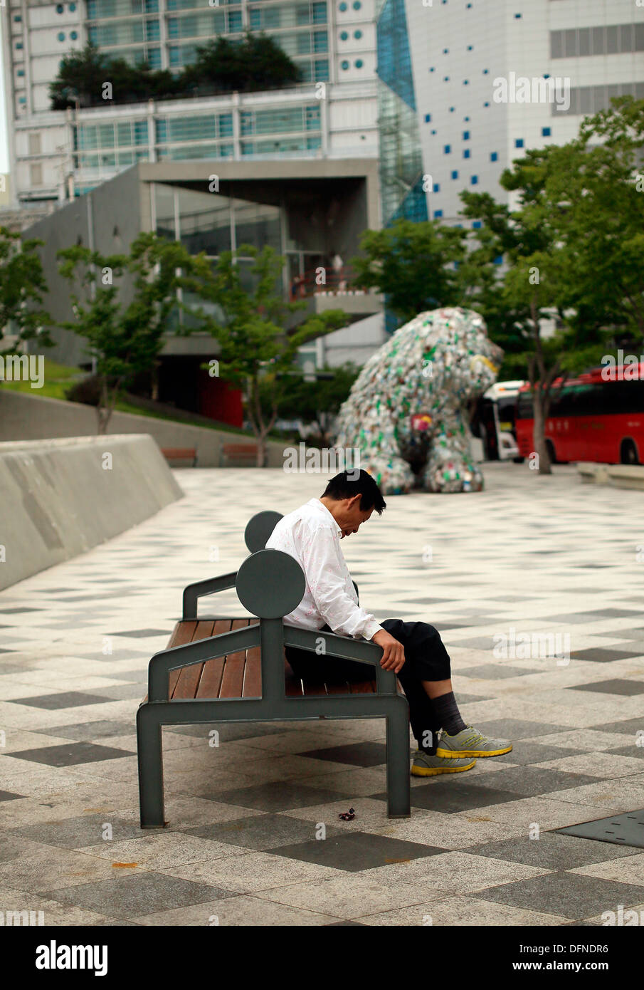 Seoul korea bench hi-res stock photography and images - Alamy