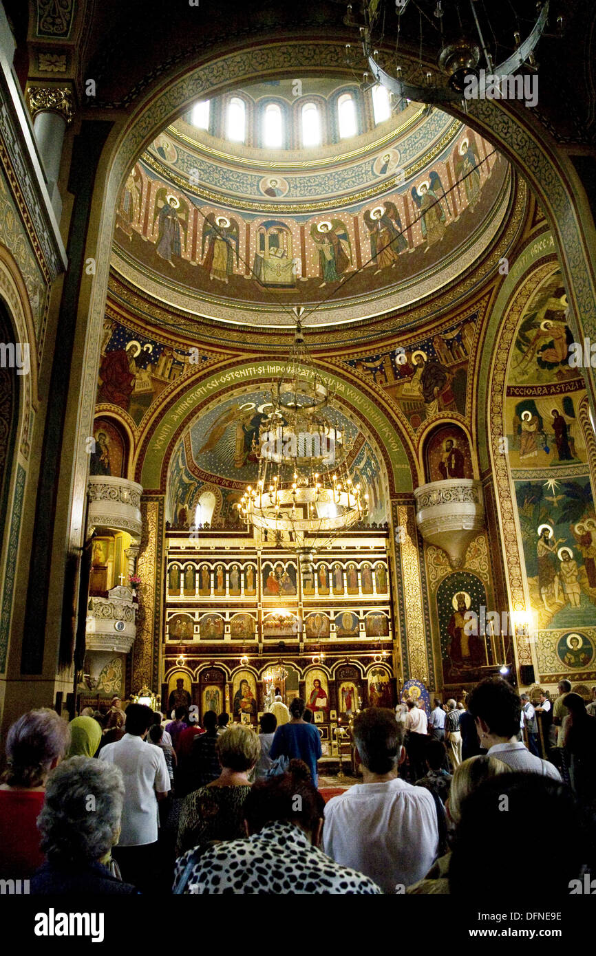 Medieval priest celebrating mass hi-res stock photography and images ...