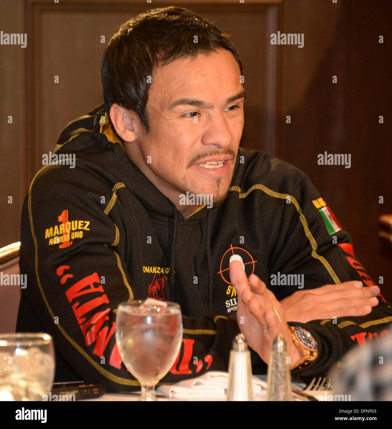 Los Angeles, California, USA. 7th October 2013. Four-division world ...