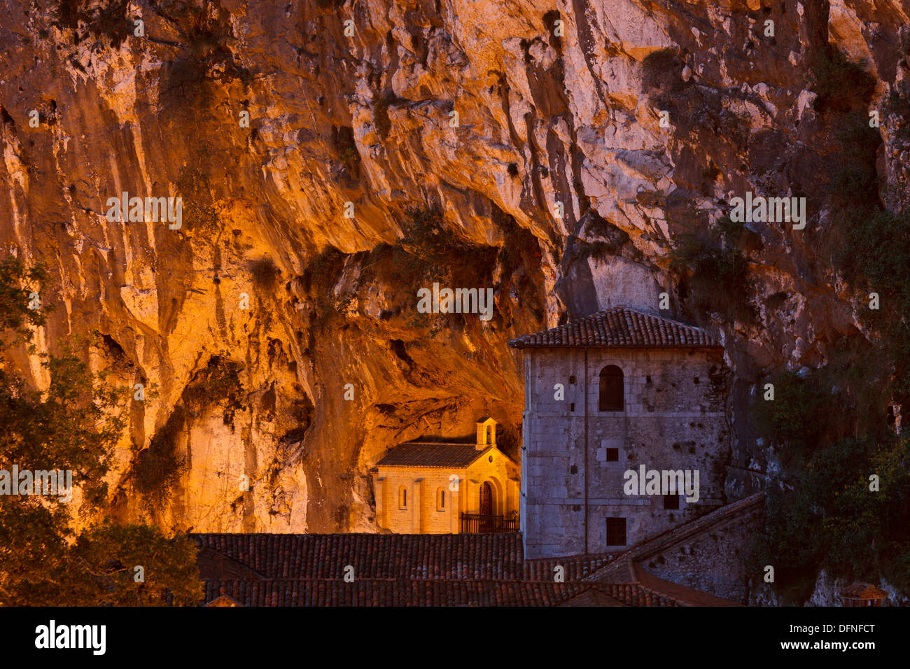 Cave church spain hi-res stock photography and images - Alamy