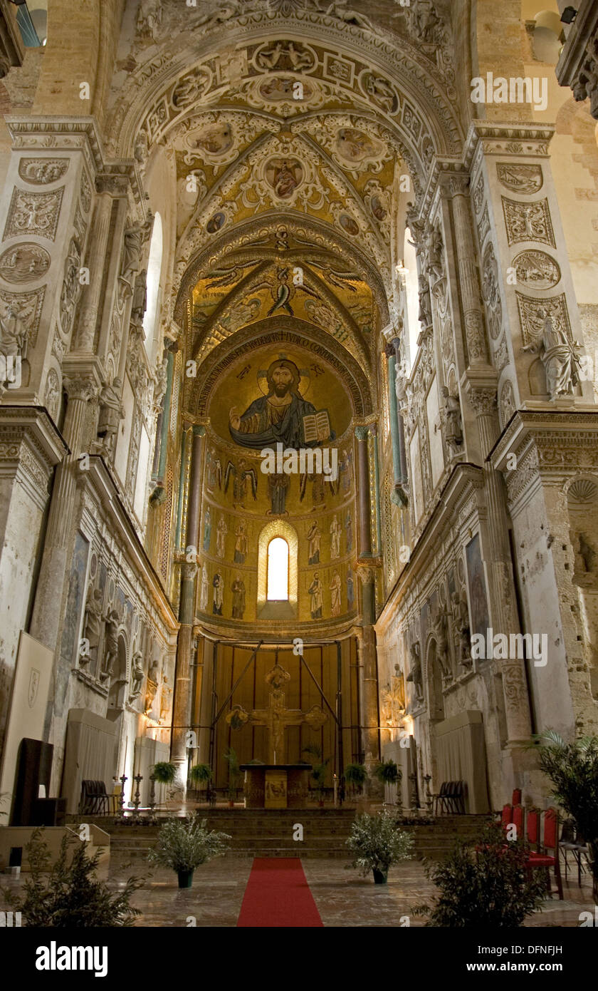 Duomo cefalu cathedral interior hi-res stock photography and images - Alamy