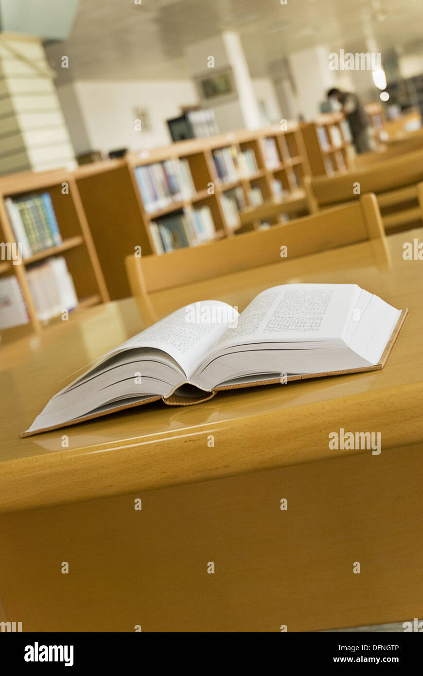 An open book on a table hi-res stock photography and images - Alamy