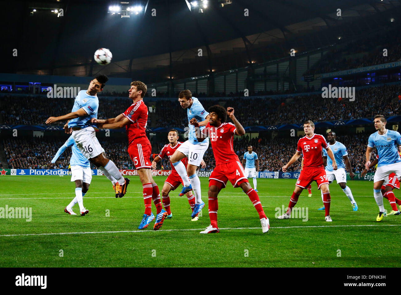 Manchester, UK. © D. 2nd Oct, 2013. Two team group Football / Soccer ...