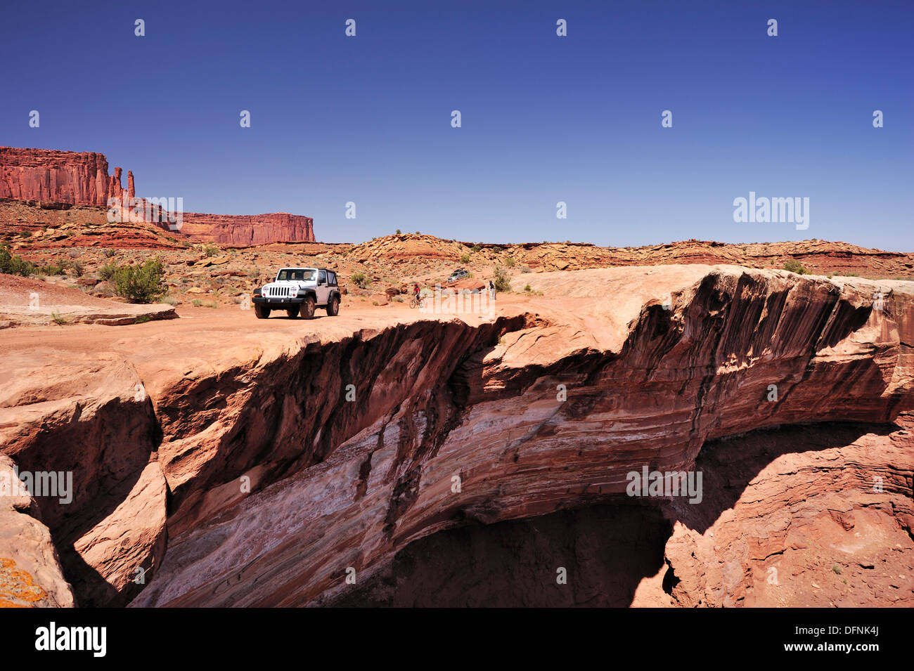 Jeep white hi-res stock photography and images - Alamy