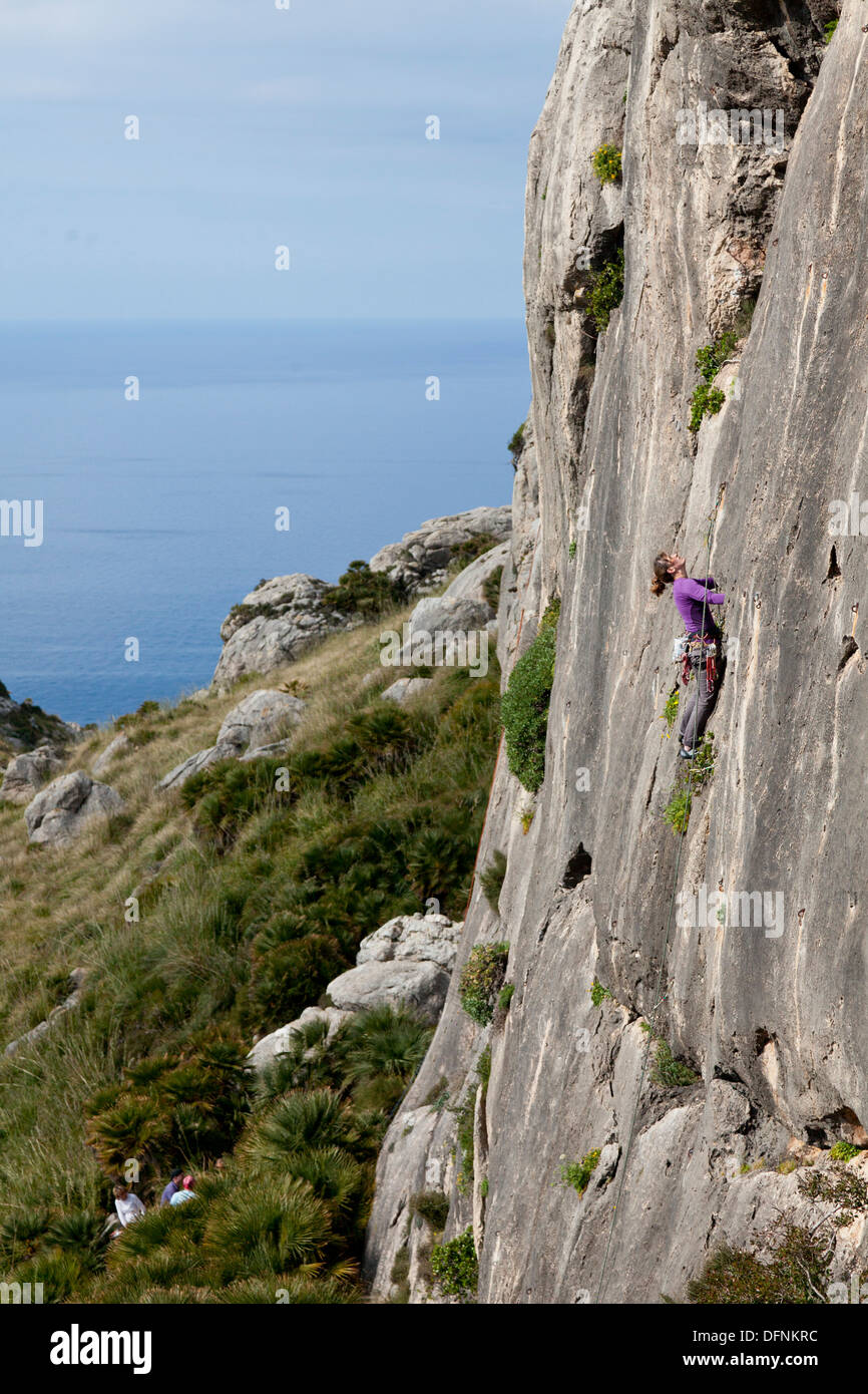 Steep wall hi-res stock photography and images - Alamy