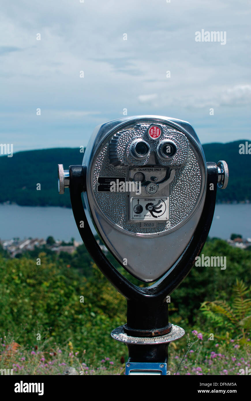 Coin operated viewing machine hi-res stock photography and images - Alamy