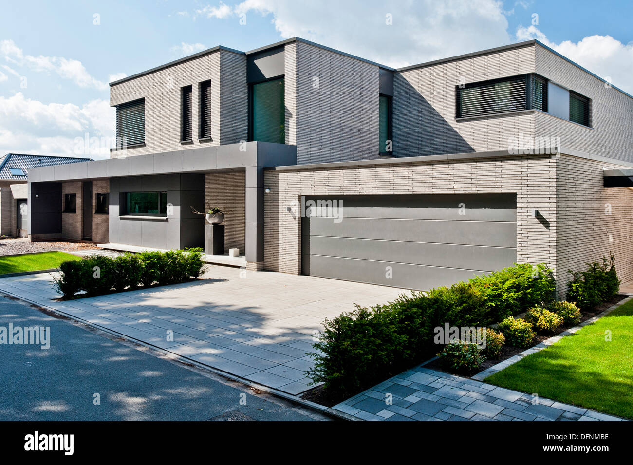 Non Detached House High Resolution Stock Photography and Images - Alamy