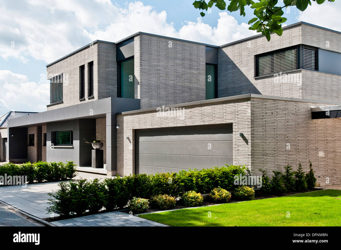 Non Detached House High Resolution Stock Photography and Images - Alamy