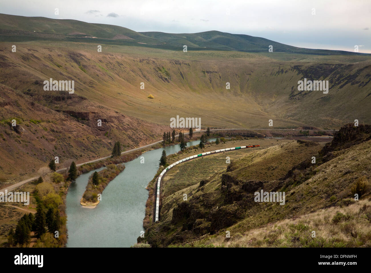 View of the Yakima River Canyon from on overlook above the Umtanum ...