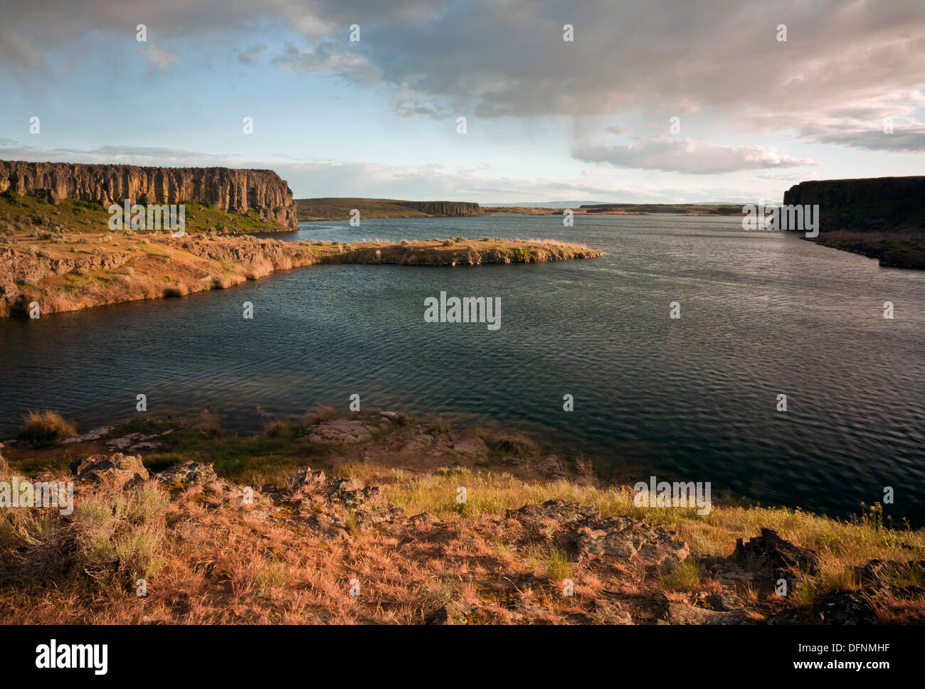 WASHINGTON - Evening at Canal Lake in the Seep Lakes Wildlife Area ...