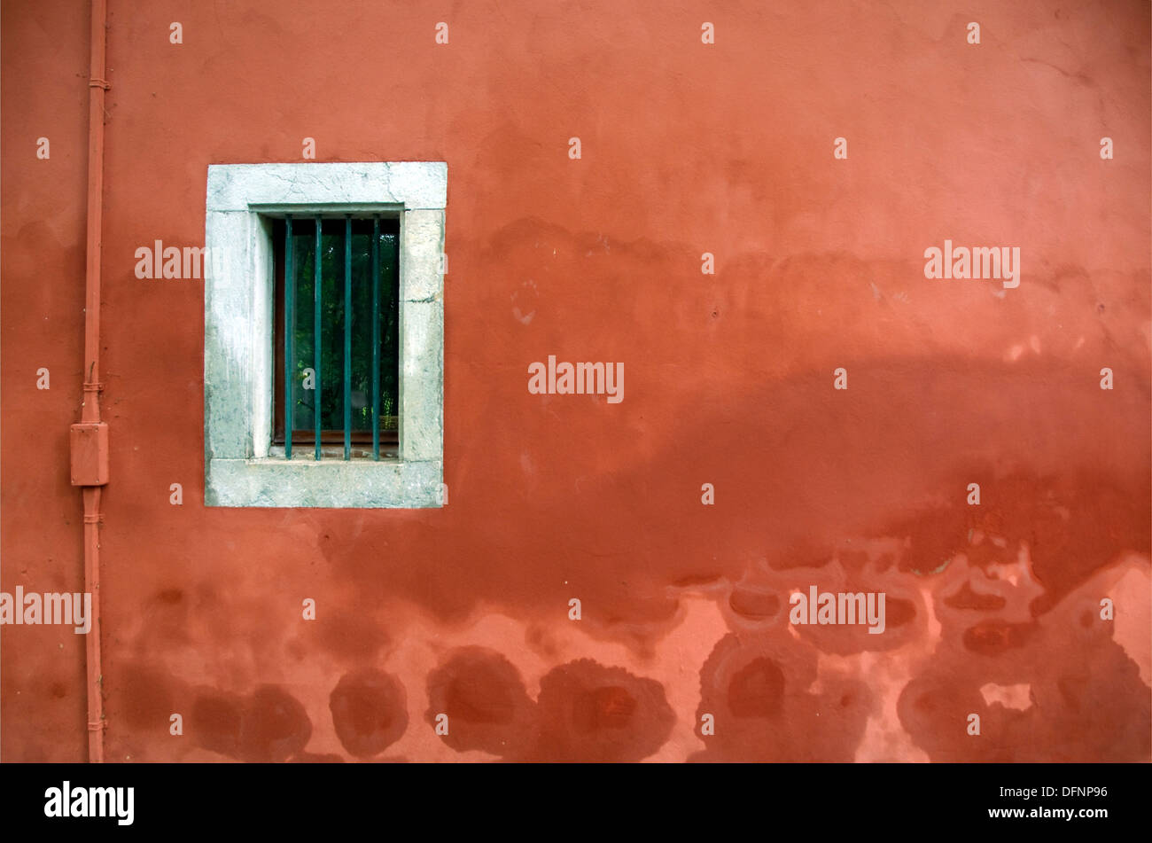 wet wall, patterns of humidity and mildew Stock Photo - Alamy