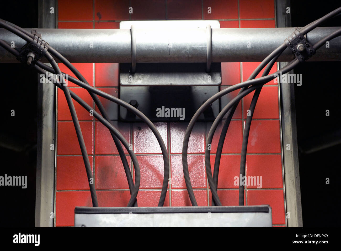 Column mounted hi-res stock photography and images - Alamy