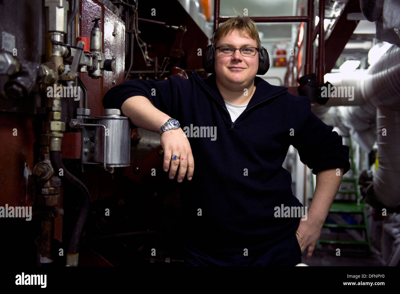 Engine room ship container hi-res stock photography and images - Alamy