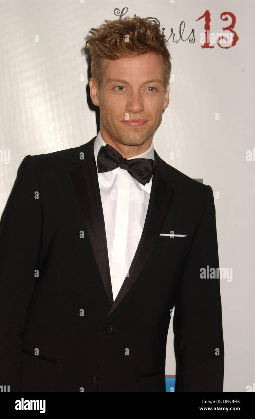 Hollywood, California, USA. 7th October 2013. Barrett Foa attends the ...