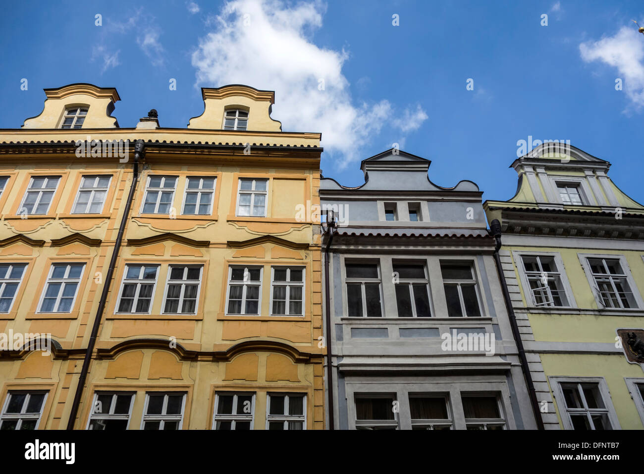 Windows in buildings hi-res stock photography and images - Alamy
