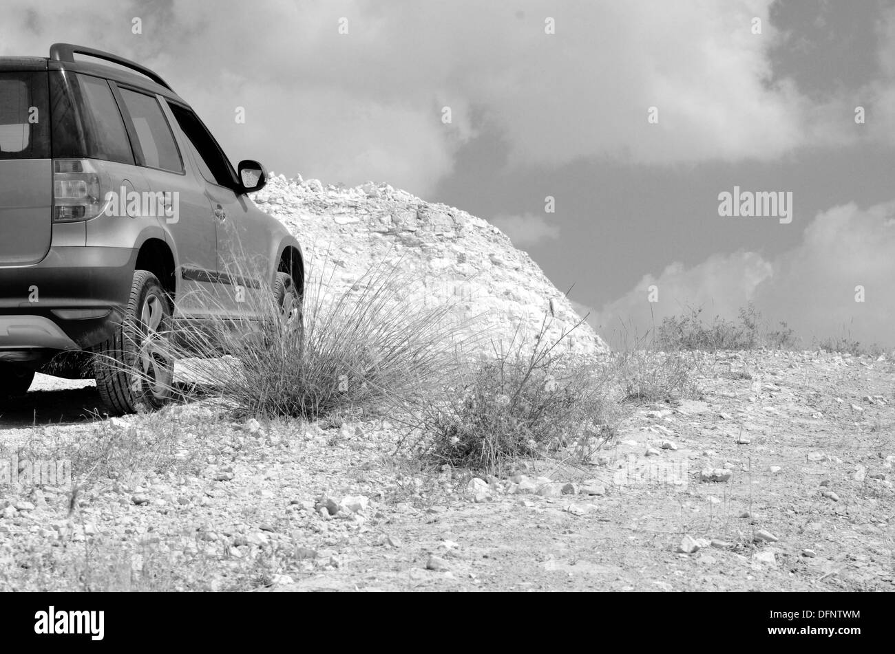 Car side view Black and White Stock Photos & Images - Alamy