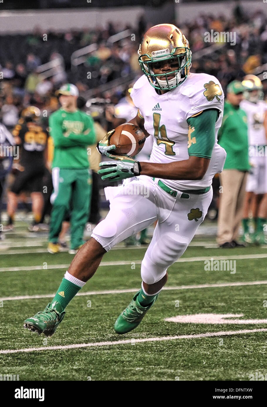 Notre Dame Fighting Irish running back George Atkinson III (4) warms up before an NCAA college ...