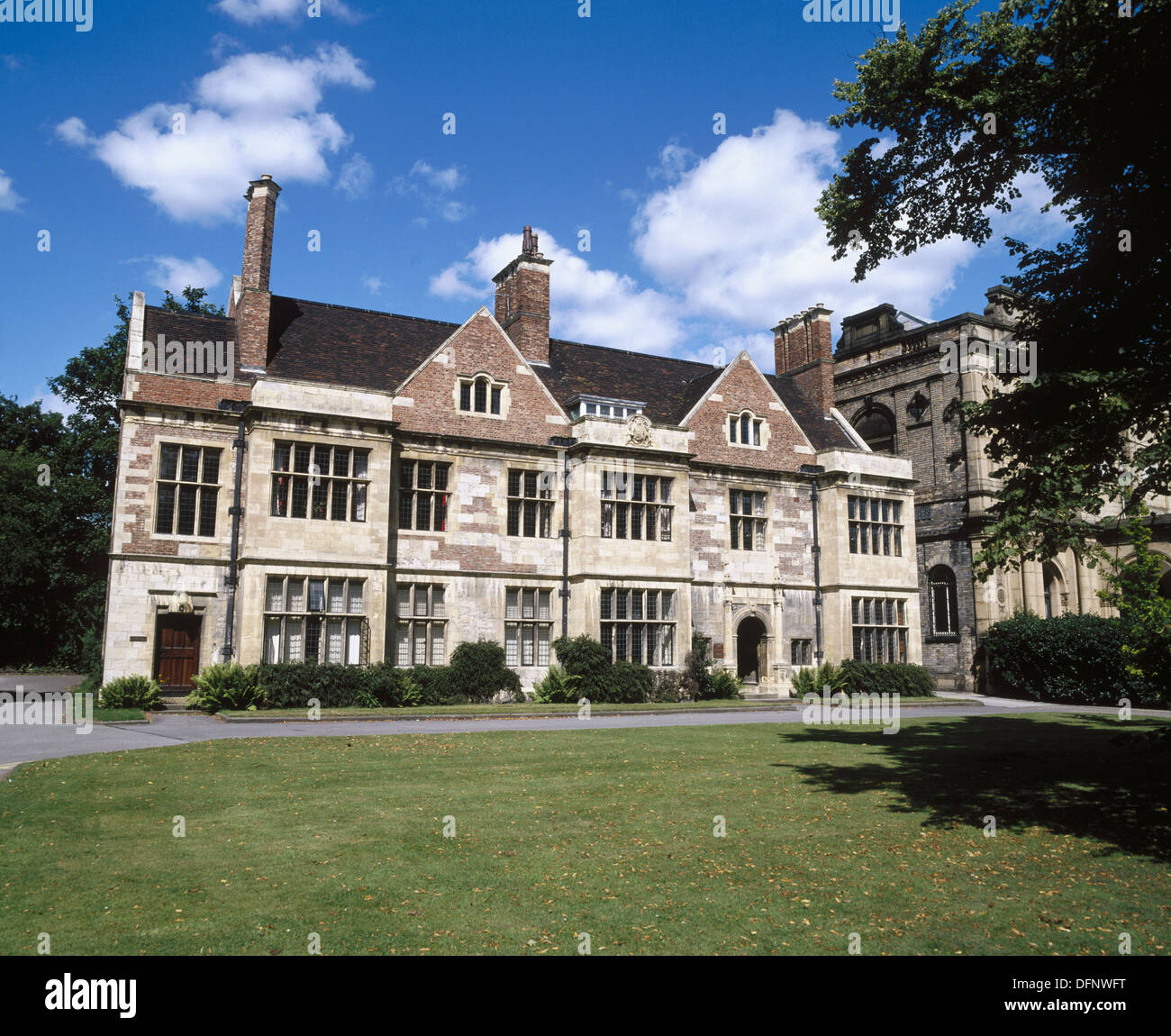 King's manor, york hi-res stock photography and images - Alamy