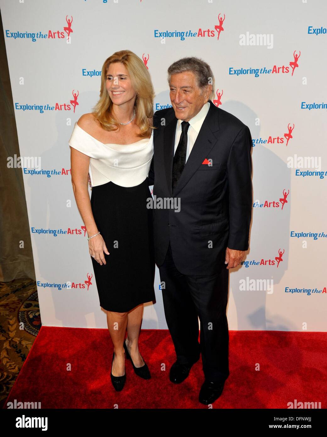 New York, NY, USA. 7th Oct, 2013. Tony Bennettt, Susan Benedetto at ...