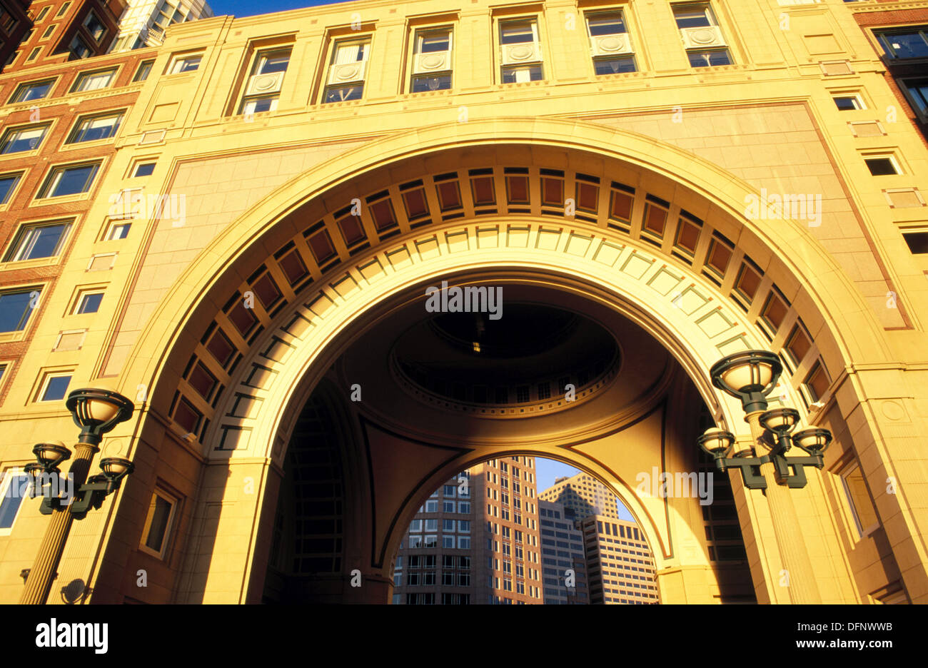 Rowes Wharf Arch High Resolution Stock Photography and Images - Alamy