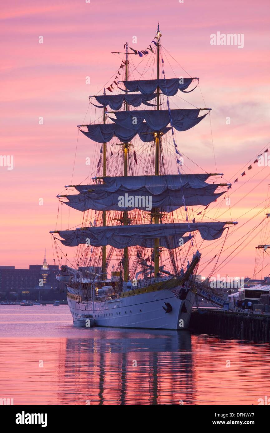 Barque ship hi-res stock photography and images - Alamy