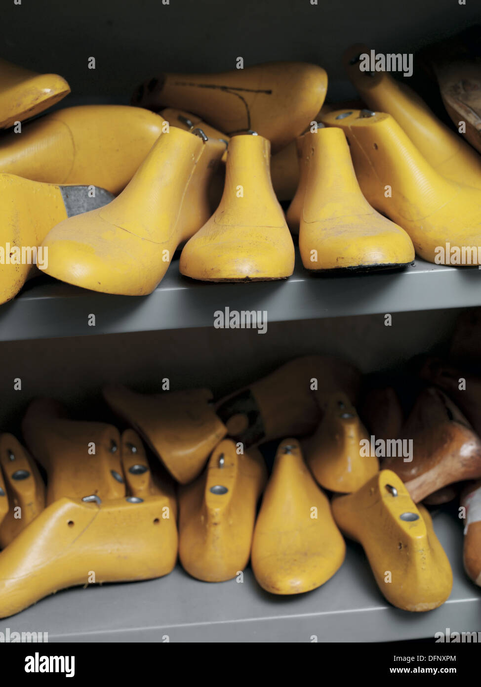 Shoe lasts hi-res stock photography and images - Alamy