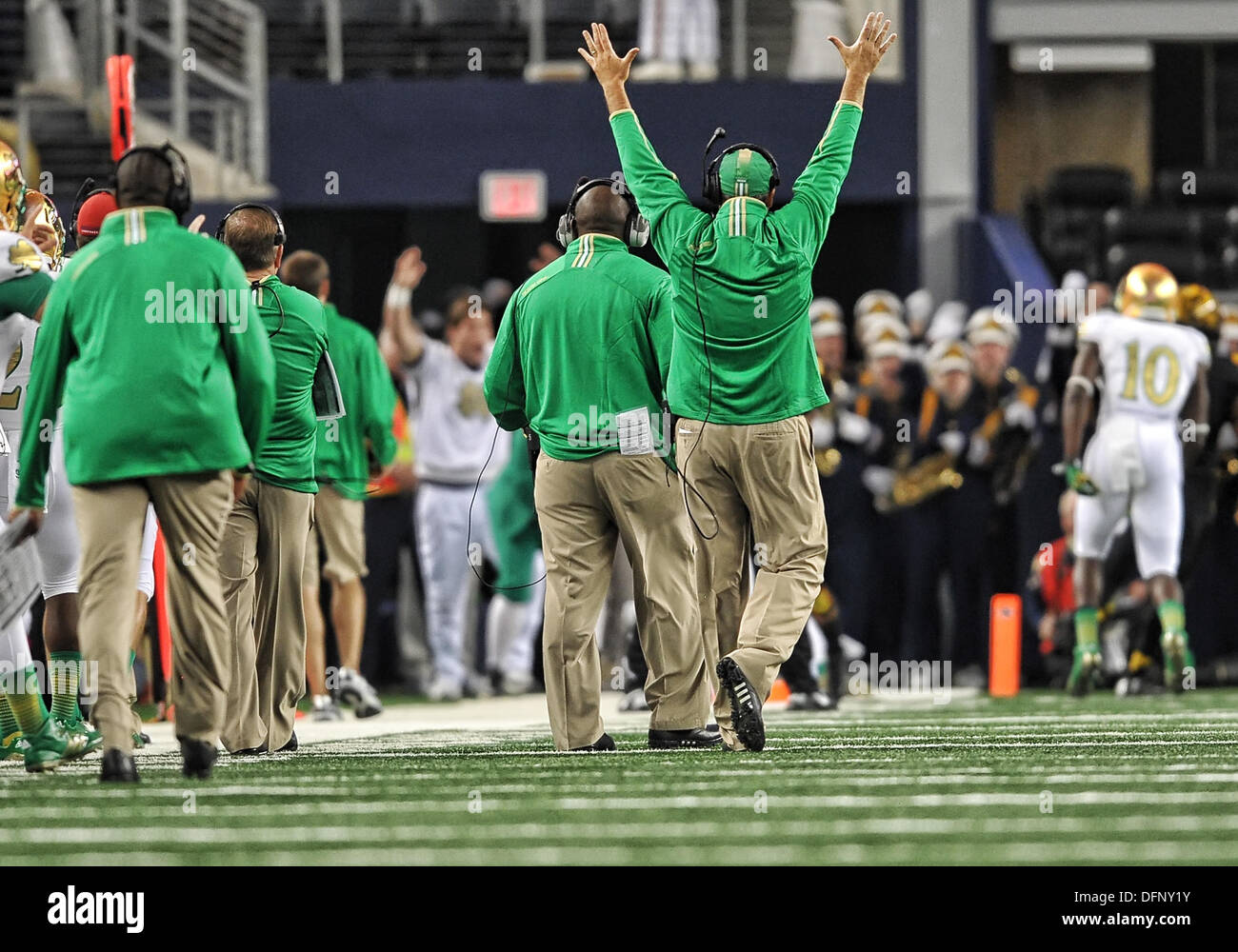 Touchdown signal hi-res stock photography and images - Alamy
