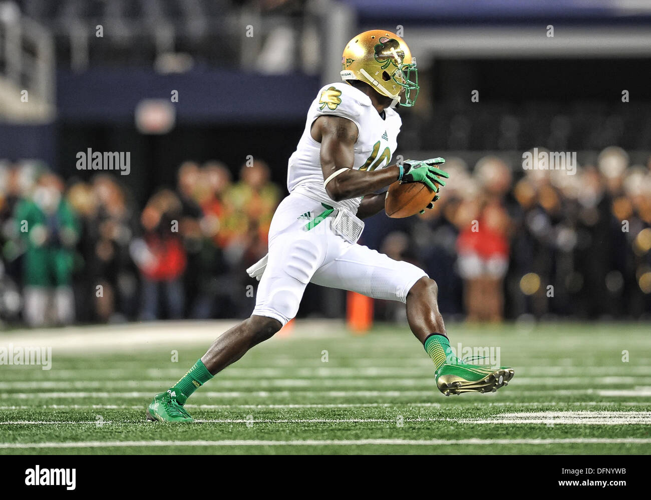 Notre dame fighting irish wide hi-res stock photography and images - Alamy