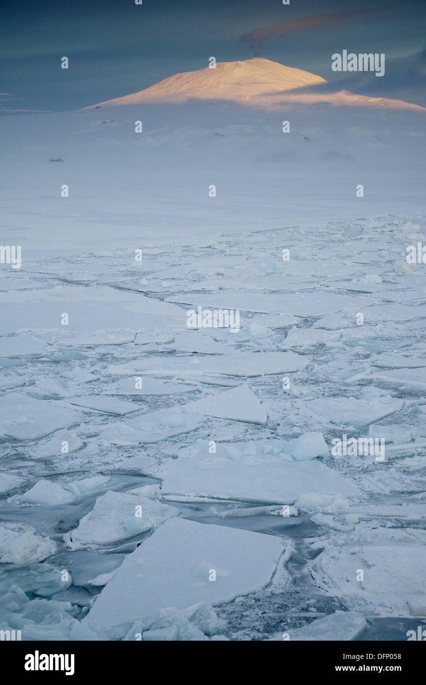 Mcmurdo sound sun hi-res stock photography and images - Alamy