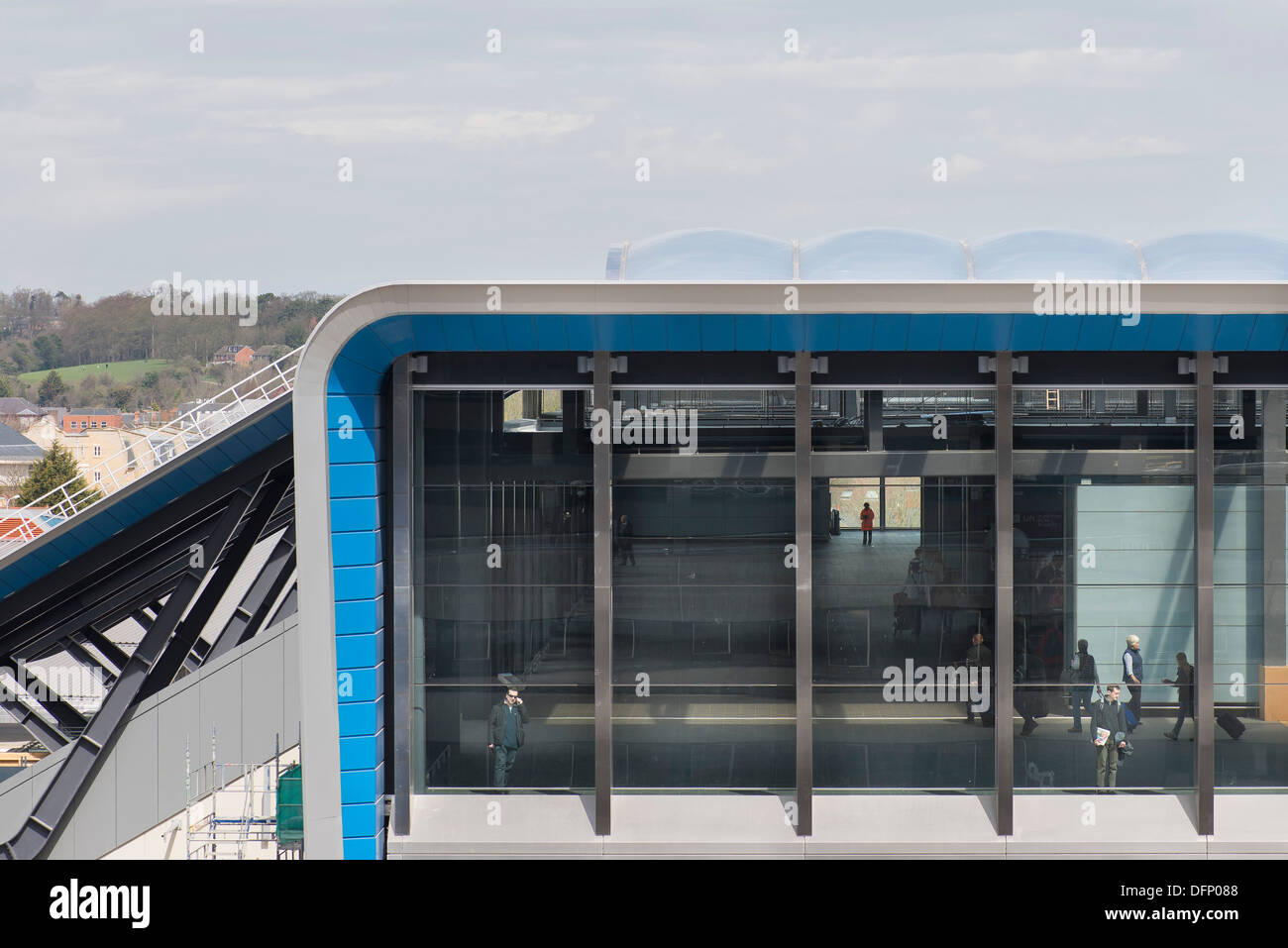 Reading Train Station, Reading, United Kingdom. Architect: Grimshaw ...
