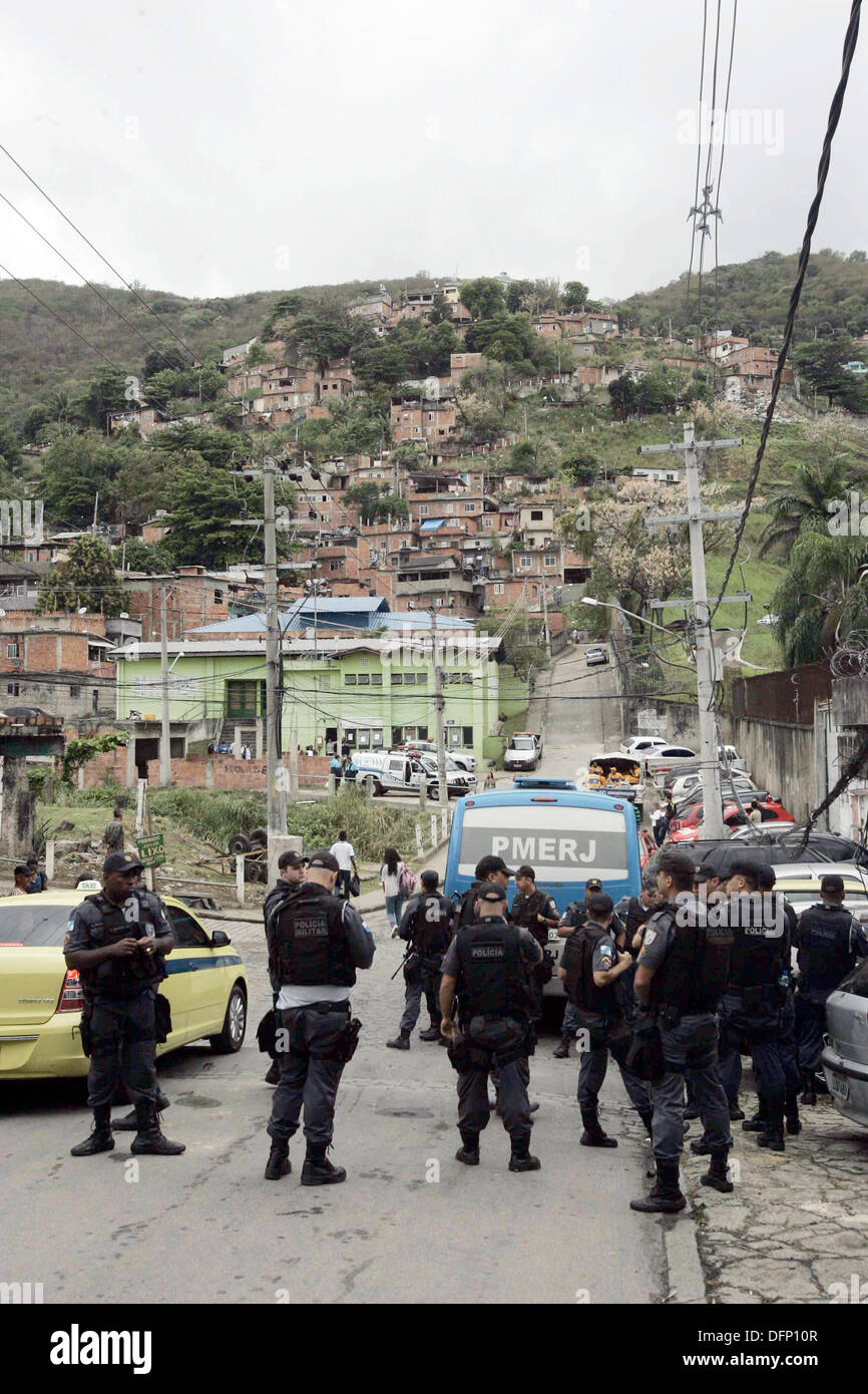 Pacifying hi-res stock photography and images - Alamy