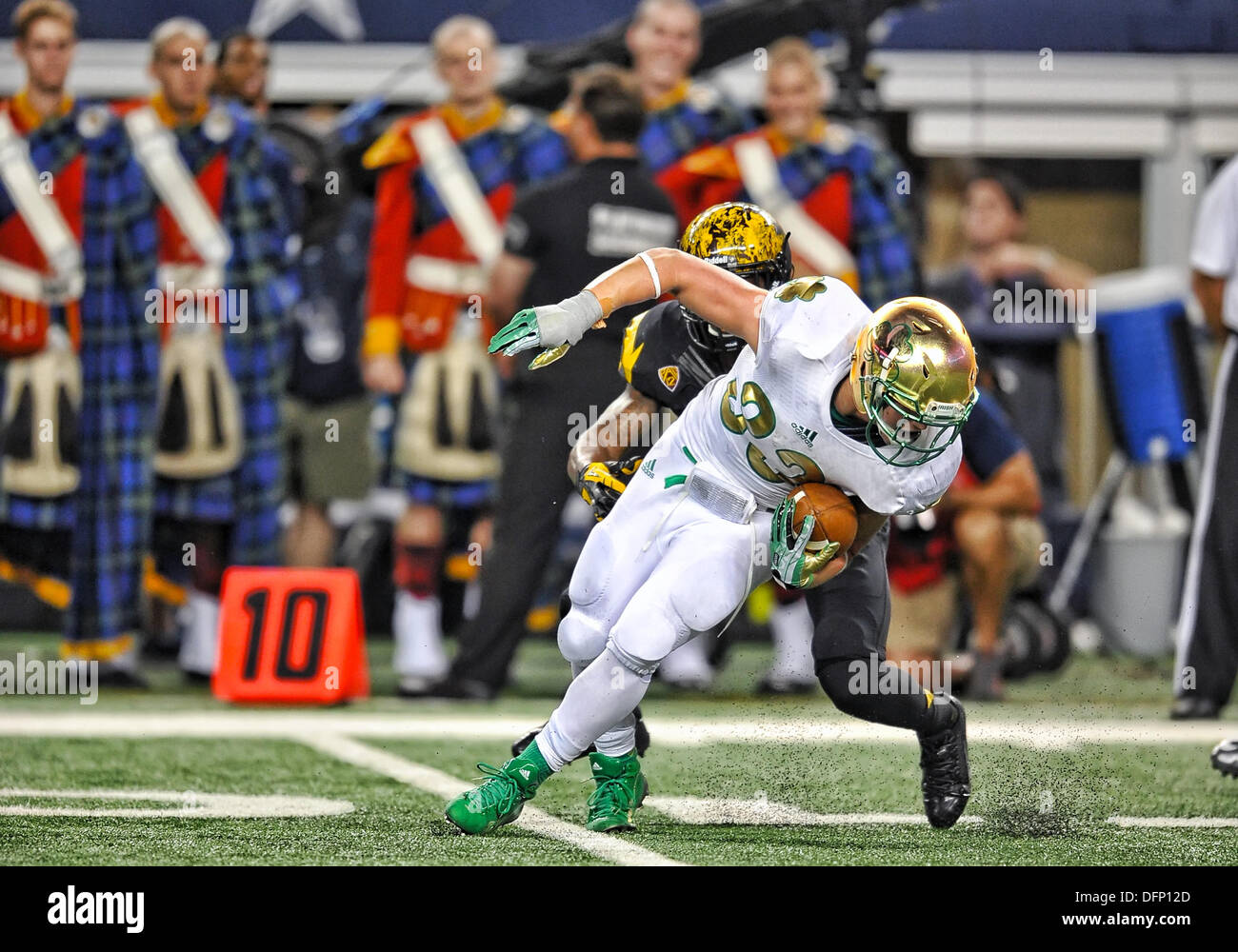 Notre Dame Fighting Irish running back Cam McDaniel (33) as he is ...